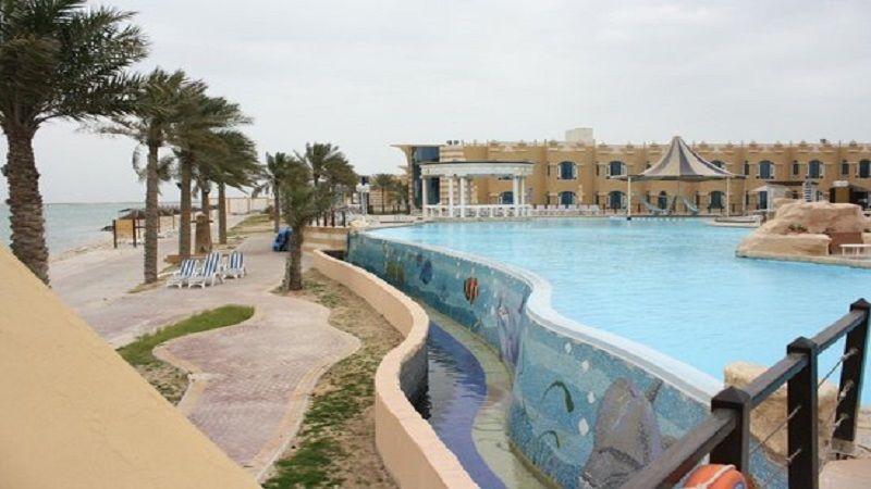 17 Best Pools & Beaches In Qatar for a Relaxing Time