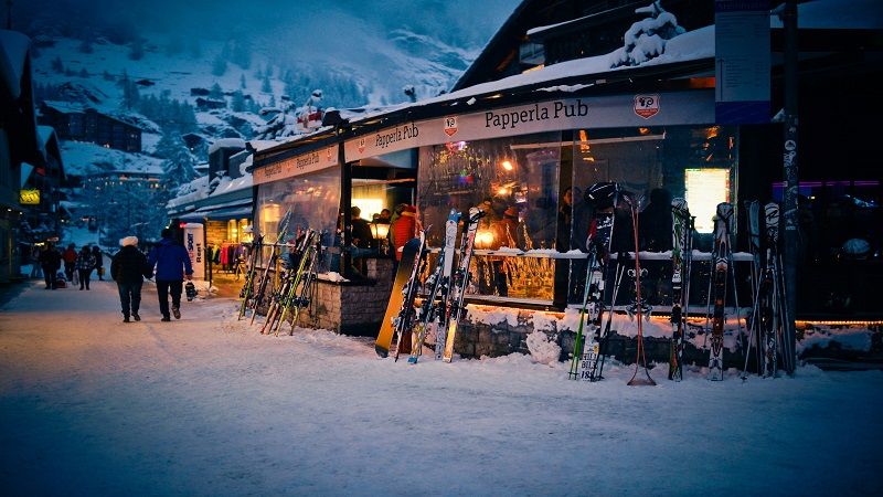 Nightlife in Switzerland: Tap Your Troubles Away at The Bars or Pubs