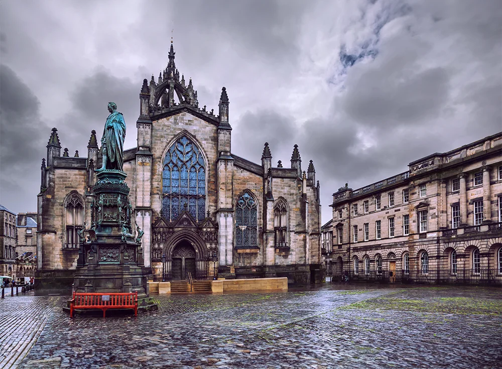 4 Days 3 Nights Edinburgh and Belfast Tour Package - MyHolidays