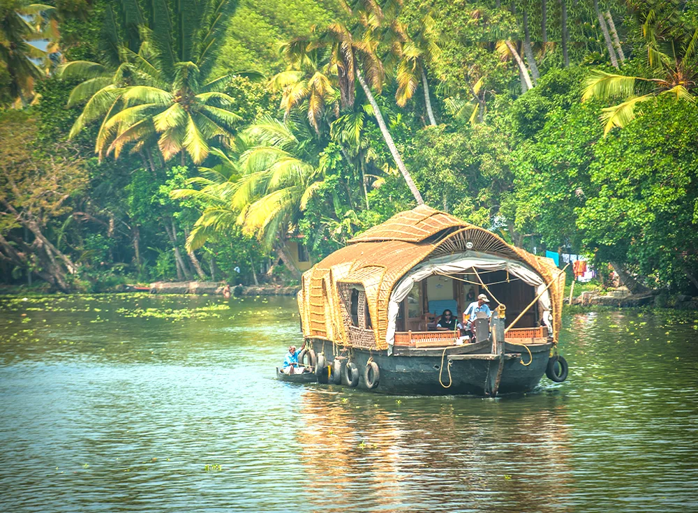 6 Days 5 Nights Kerala Adventure Tour Package with Varkala and Kovalam ...